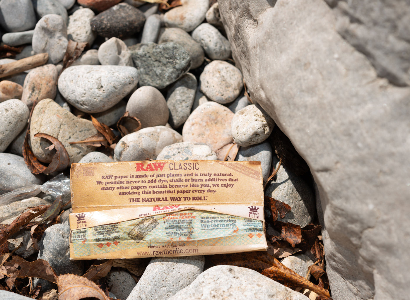 Is It Safe to Smoke the Warning Paper in RAW Rolling Papers?